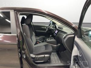 Black Nissan Qashqai 2019 in Riga, with an engine capacity of 1.30 L and mileage of 143 thousand km for 13790 €, photo 17 on AUTOMOTO.COM.LV