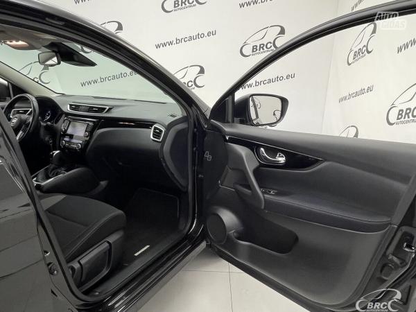 Black Nissan Qashqai 2020 in Avizieniai, with an engine capacity of 1.30 L and mileage of 157 thousand km for 14900 €, photo 8 on AUTOMOTO.COM.LV
