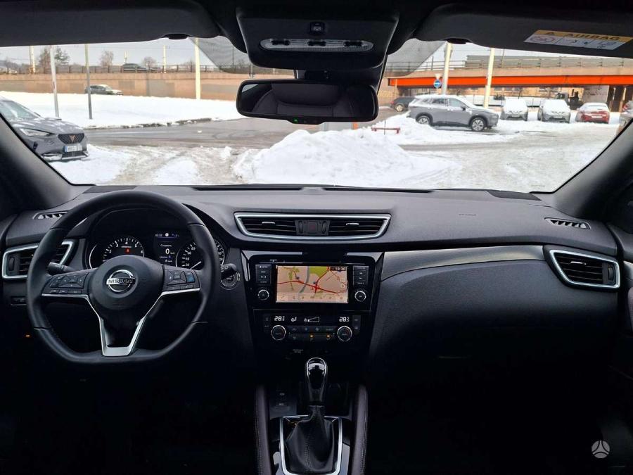 Black Nissan Qashqai 2020 in Vilnius, with an engine capacity of 1.33 L and mileage of 57 thousand km for 16500 €, photo 9 on AUTOMOTO.COM.LV
