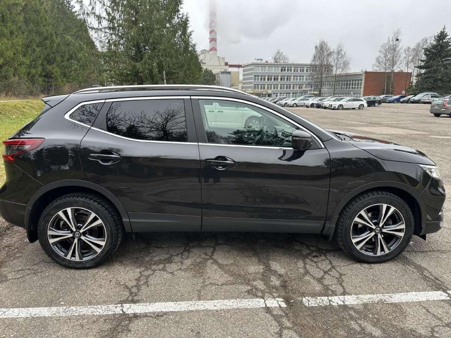 Melns Nissan Qashqai 2020 Viļņa, ar dzinēja tilpumu 1.30 L un nobraukumu 140 tūkst. km par 15200 €, foto 4 vietnē AUTOMOTO.COM.LV
