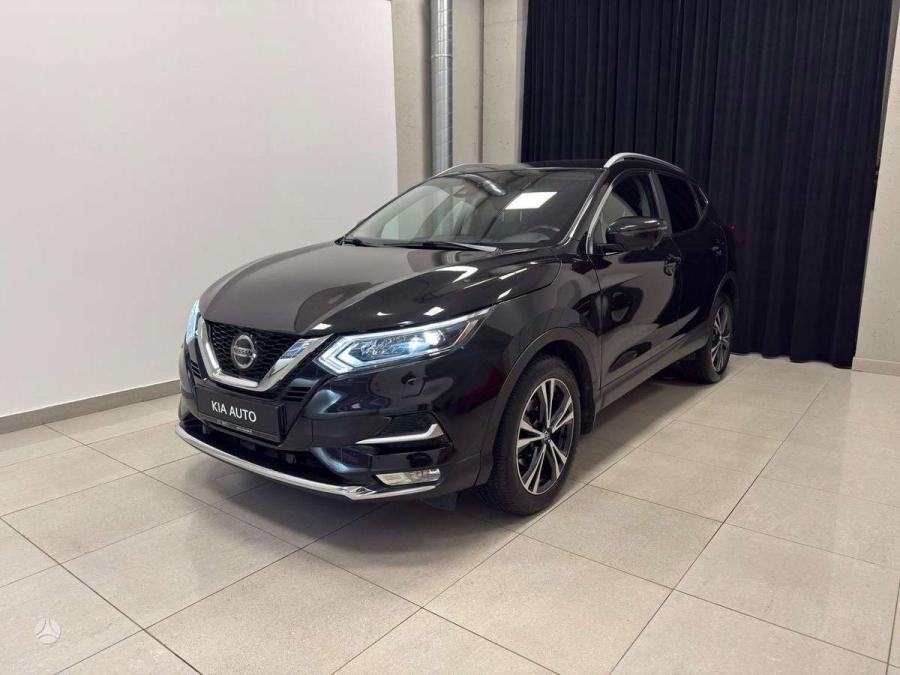 Black Nissan Qashqai 2020 in Vilnius, with an engine capacity of 1.50 L and mileage of 79 thousand km for 17500 €, photo 1 on AUTOMOTO.COM.LV