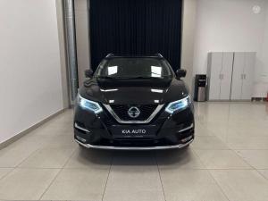 Black Nissan Qashqai 2020 in Vilnius, with an engine capacity of 1.50 L and mileage of 79 thousand km for 17500 €, photo 3 on AUTOMOTO.COM.LV