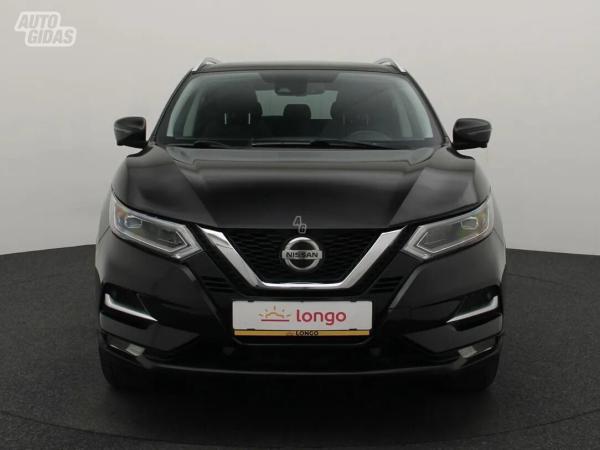 Black Nissan Qashqai 2020 in Vilnius, with an engine capacity of 1.30 L and mileage of 182 thousand km for 13799 €, photo 3 on AUTOMOTO.COM.LV