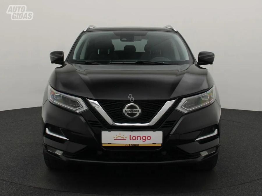 Black Nissan Qashqai 2020 in Vilnius, with an engine capacity of 1.30 L and mileage of 182 thousand km for 13799 €, photo 4 on AUTOMOTO.COM.LV