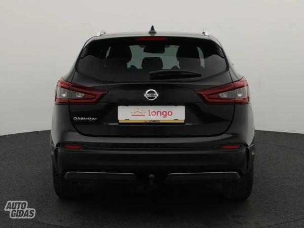 Black Nissan Qashqai 2020 in Vilnius, with an engine capacity of 1.30 L and mileage of 182 thousand km for 13799 €, photo 5 on AUTOMOTO.COM.LV