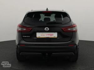 Black Nissan Qashqai 2020 in Vilnius, with an engine capacity of 1.30 L and mileage of 182 thousand km for 13799 €, photo 6 on AUTOMOTO.COM.LV