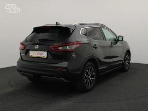 Black Nissan Qashqai 2020 in Vilnius, with an engine capacity of 1.30 L and mileage of 182 thousand km for 13799 €, photo 9 on AUTOMOTO.COM.LV