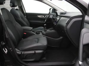 Black Nissan Qashqai 2020 in Vilnius, with an engine capacity of 1.30 L and mileage of 182 thousand km for 13799 €, photo 15 on AUTOMOTO.COM.LV