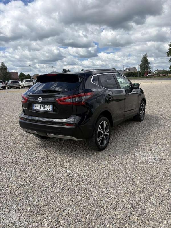 Black Nissan Qashqai 2020 in Taurage, with an engine capacity of 1.33 L and mileage of 88 thousand km for 12700 €, photo 5 on AUTOMOTO.COM.LV