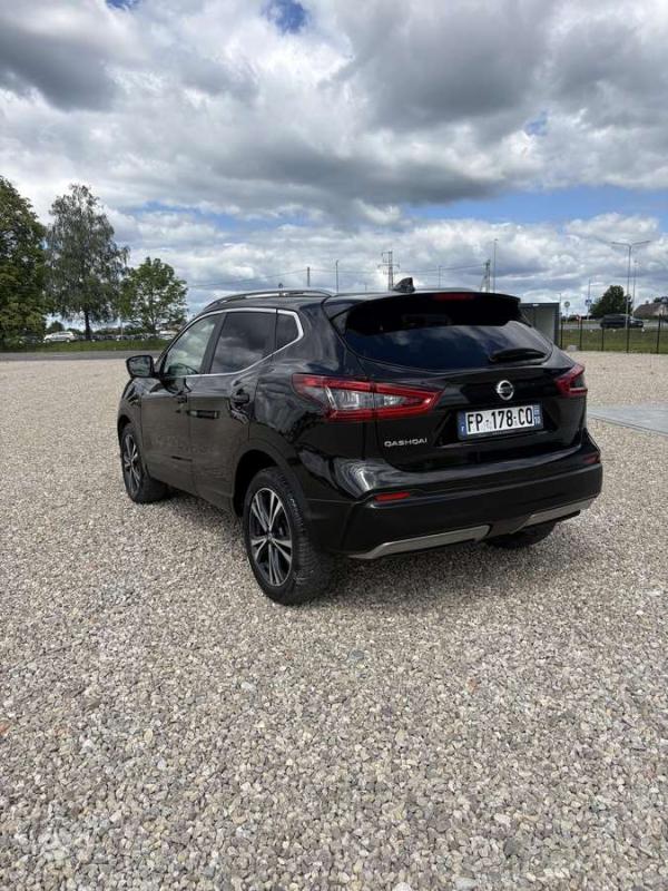 Black Nissan Qashqai 2020 in Taurage, with an engine capacity of 1.33 L and mileage of 88 thousand km for 12700 €, photo 7 on AUTOMOTO.COM.LV