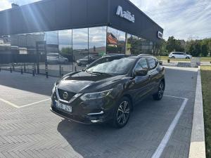 Melns Nissan Qashqai 2020 Kauņa, ar dzinēja tilpumu 1.33 L un nobraukumu 53 tūkst. km par 17399 €, foto  vietnē AUTOMOTO.COM.LV