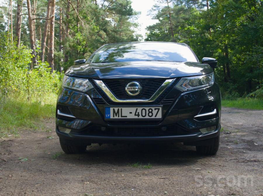 Black Nissan Qashqai 2020 in Riga, with an engine capacity of 1.30 L and mileage of 86 thousand km for 15000 €, photo 1 on AUTOMOTO.COM.LV