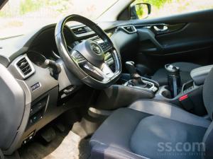 Black Nissan Qashqai 2020 in Riga, with an engine capacity of 1.30 L and mileage of 86 thousand km for 15000 €, photo 7 on AUTOMOTO.COM.LV