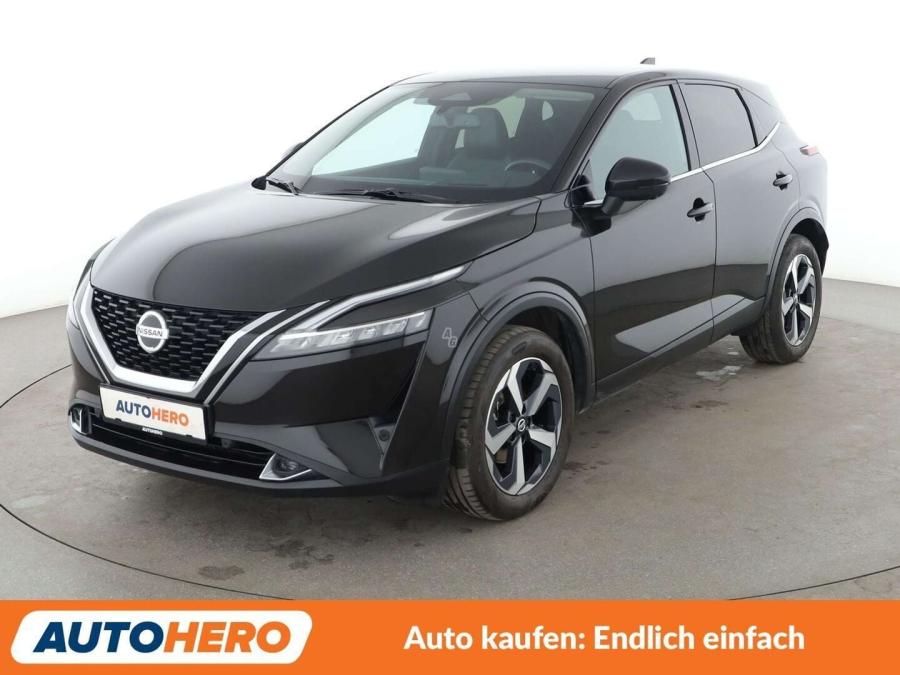 Black Nissan Qashqai 2021 in Kaunas, with an engine capacity of 1.30 L and mileage of 47 thousand km for 27354 €, photo 1 on AUTOMOTO.COM.LV