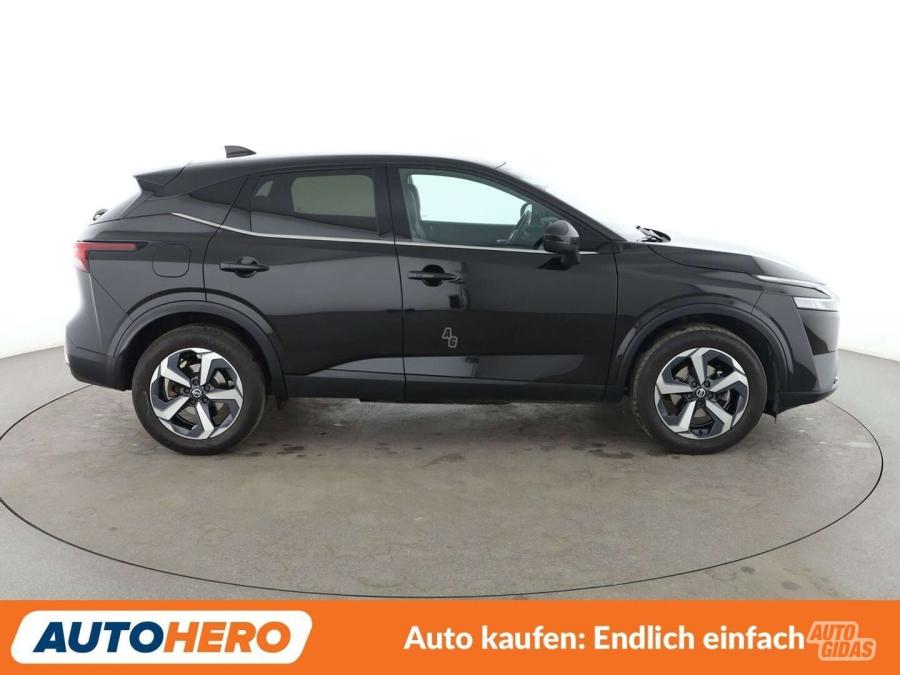 Black Nissan Qashqai 2021 in Kaunas, with an engine capacity of 1.30 L and mileage of 47 thousand km for 27354 €, photo 7 on AUTOMOTO.COM.LV