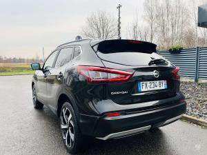 Black Nissan Qashqai 2021 in Kaunas, with an engine capacity of 1.46 L and mileage of 178 thousand km for 15350 €, photo  on AUTOMOTO.COM.LV