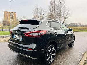Black Nissan Qashqai 2021 in Kaunas, with an engine capacity of 1.46 L and mileage of 178 thousand km for 15350 €, photo 2 on AUTOMOTO.COM.LV
