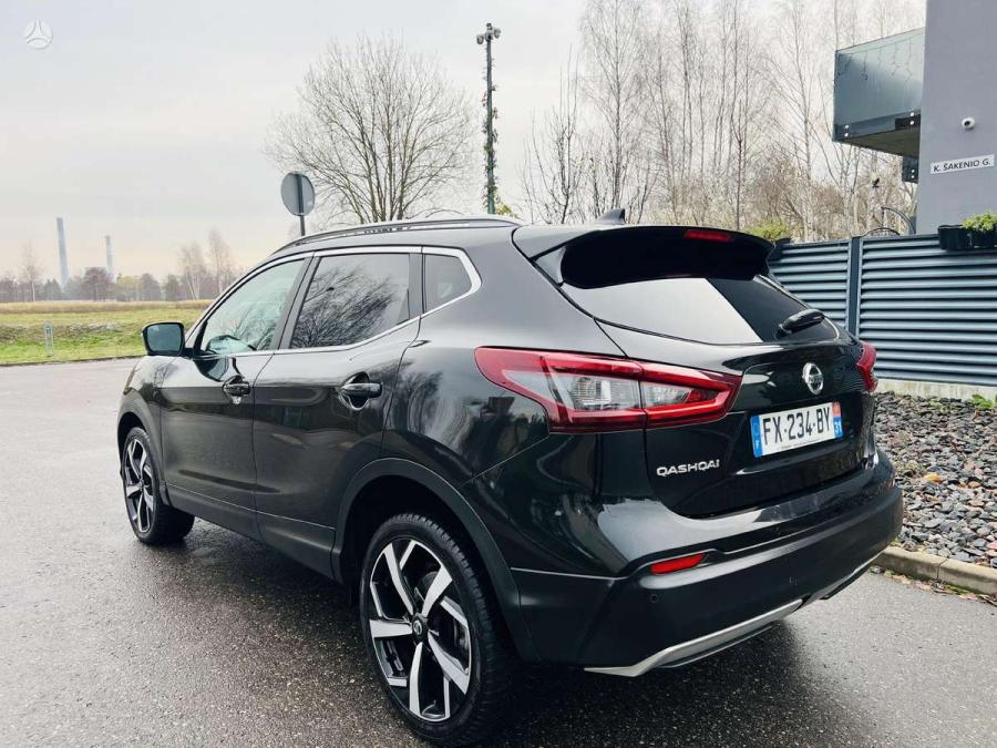 Black Nissan Qashqai 2021 in Kaunas, with an engine capacity of 1.46 L and mileage of 178 thousand km for 15350 €, photo 9 on AUTOMOTO.COM.LV