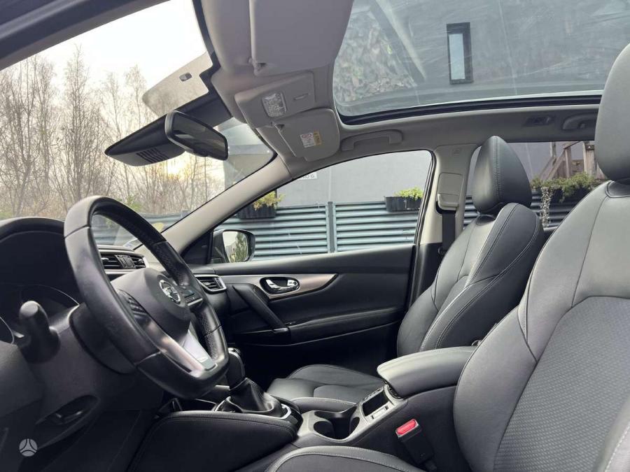 Black Nissan Qashqai 2021 in Kaunas, with an engine capacity of 1.46 L and mileage of 178 thousand km for 15350 €, photo 21 on AUTOMOTO.COM.LV