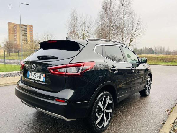 Black Nissan Qashqai 2021 in Kaunas, with an engine capacity of 1.46 L and mileage of 185 thousand km for 15200 €, photo 6 on AUTOMOTO.COM.LV