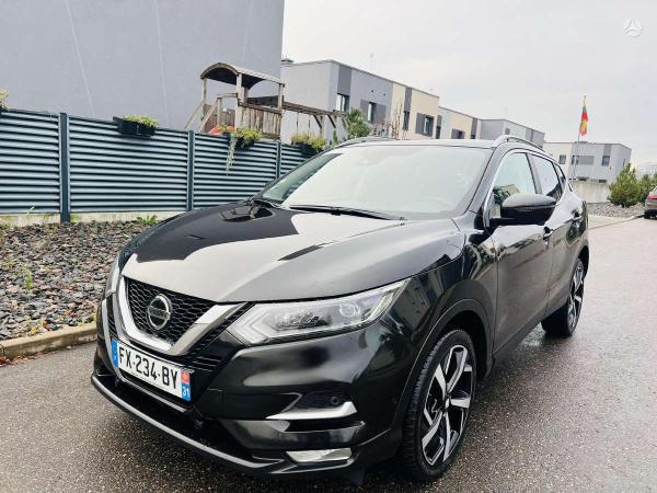 Black Nissan Qashqai 2021 in Kaunas, with an engine capacity of 1.46 L and mileage of 185 thousand km for 15200 €, photo 8 on AUTOMOTO.COM.LV