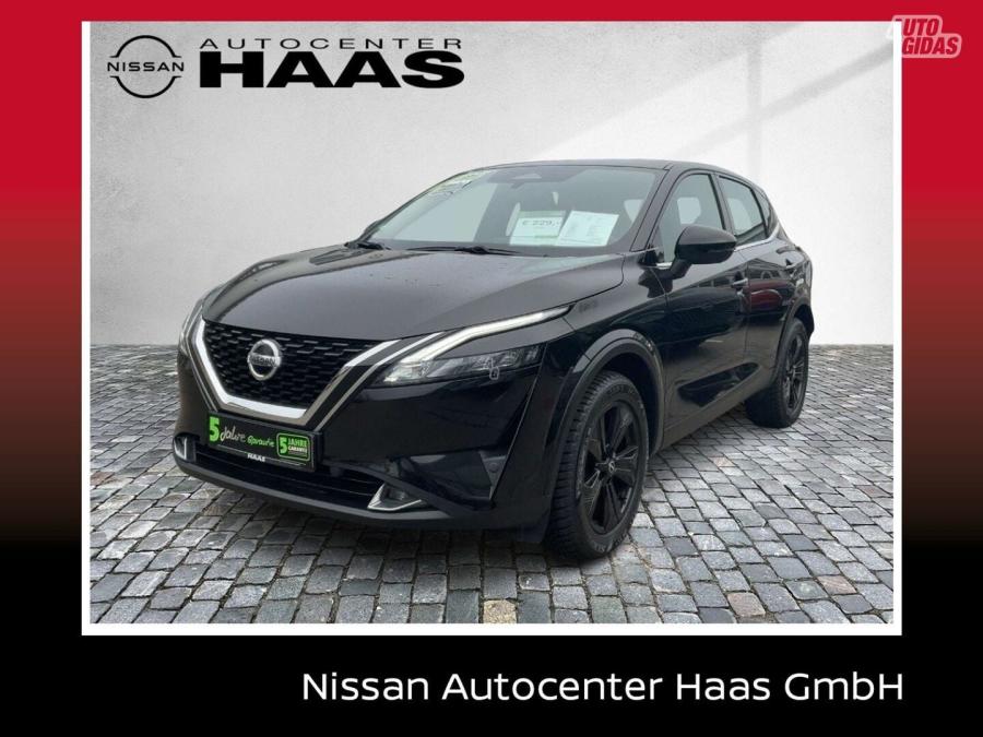 Black Nissan Qashqai 2021 in Kaunas, with an engine capacity of 1.30 L and mileage of 42 thousand km for 22379 €, photo 1 on AUTOMOTO.COM.LV