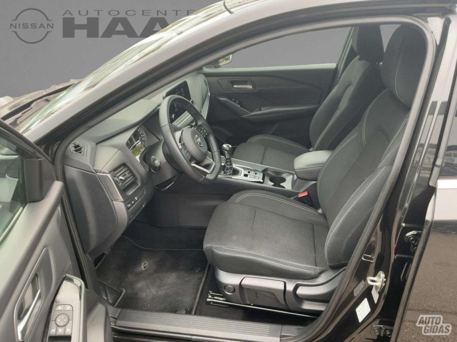 Black Nissan Qashqai 2021 in Kaunas, with an engine capacity of 1.30 L and mileage of 42 thousand km for 22379 €, photo 9 on AUTOMOTO.COM.LV