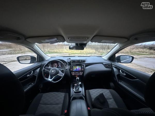 Black Nissan Qashqai 2021 in Vilnius, with an engine capacity of 2.00 L and mileage of 45 thousand km for 17200 €, photo 9 on AUTOMOTO.COM.LV