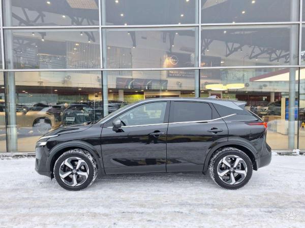 Black Nissan Qashqai 2021 in Vilnius, with an engine capacity of 1.33 L and mileage of 34 thousand km for 21500 €, photo 2 on AUTOMOTO.COM.LV