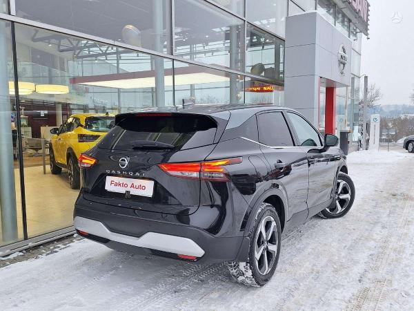 Black Nissan Qashqai 2021 in Vilnius, with an engine capacity of 1.33 L and mileage of 34 thousand km for 21500 €, photo 4 on AUTOMOTO.COM.LV