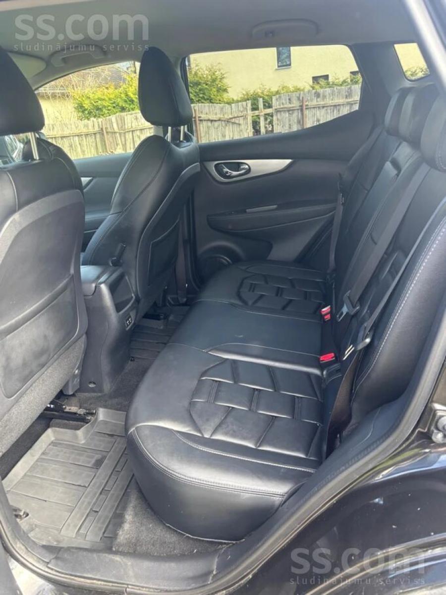 Black Nissan Qashqai 2021 in Riga, with an engine capacity of 1.30 L and mileage of 49 thousand km for 16400 €, photo 6 on AUTOMOTO.COM.LV