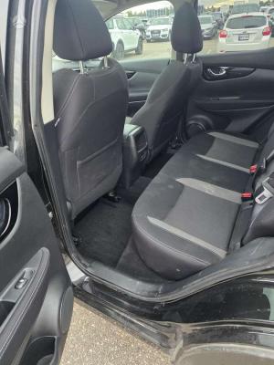 Black Nissan Qashqai 2021 in Vilnius, with an engine capacity of 1.46 L and mileage of 220 thousand km for 13300 €, photo 9 on AUTOMOTO.COM.LV