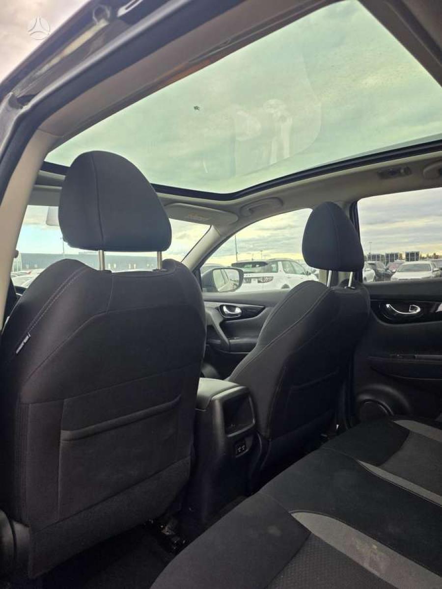 Black Nissan Qashqai 2021 in Vilnius, with an engine capacity of 1.46 L and mileage of 220 thousand km for 13300 €, photo 11 on AUTOMOTO.COM.LV