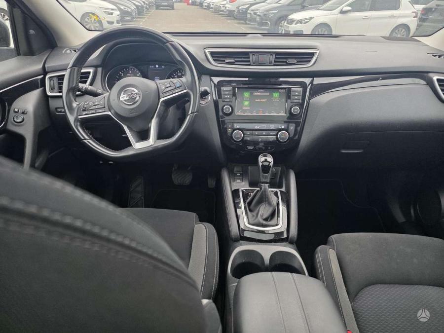 Black Nissan Qashqai 2021 in Vilnius, with an engine capacity of 1.46 L and mileage of 220 thousand km for 13300 €, photo 12 on AUTOMOTO.COM.LV