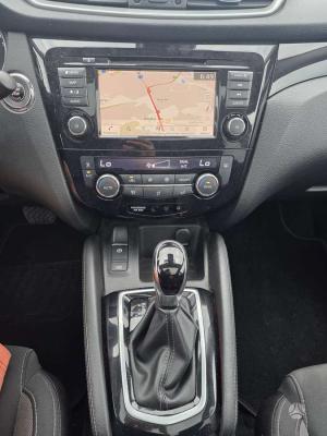 Black Nissan Qashqai 2021 in Vilnius, with an engine capacity of 1.46 L and mileage of 220 thousand km for 13300 €, photo 15 on AUTOMOTO.COM.LV