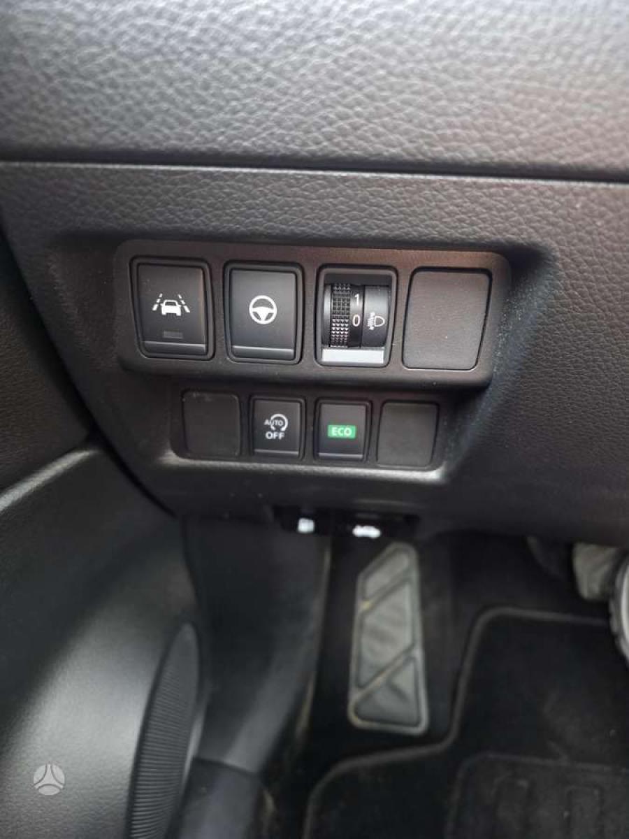 Black Nissan Qashqai 2021 in Vilnius, with an engine capacity of 1.46 L and mileage of 220 thousand km for 13300 €, photo 18 on AUTOMOTO.COM.LV