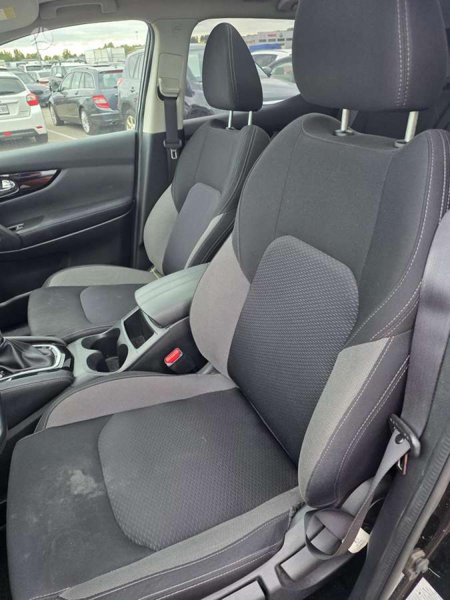 Black Nissan Qashqai 2021 in Vilnius, with an engine capacity of 1.46 L and mileage of 220 thousand km for 13300 €, photo 19 on AUTOMOTO.COM.LV