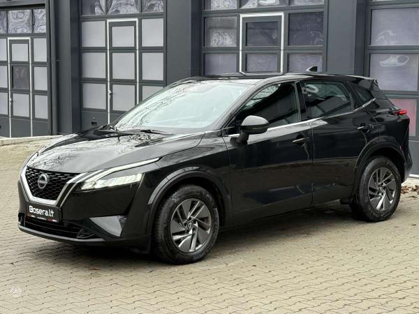 Black Nissan Qashqai 2022 in Siauliai, with an engine capacity of 1.33 L and mileage of 147 thousand km for 18990 €, photo 1 on AUTOMOTO.COM.LV