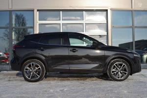 Black Nissan Qashqai 2022 in Vilnius, with an engine capacity of 1.33 L and mileage of 116 thousand km for 20000 €, photo 5 on AUTOMOTO.COM.LV