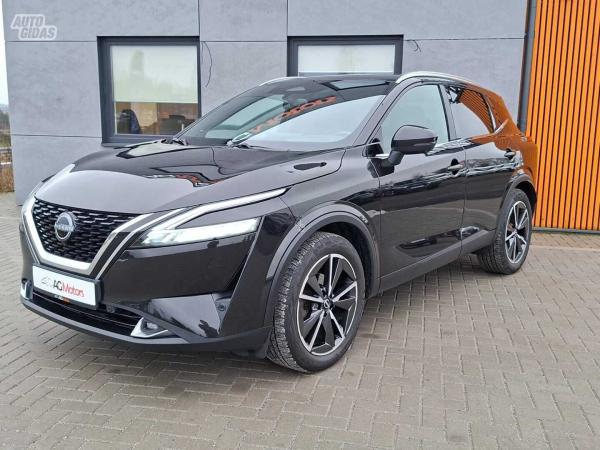 Black Nissan Qashqai 2022 in Vilnius, with an engine capacity of 1.30 L and mileage of 47 thousand km for 24990 €, photo 1 on AUTOMOTO.COM.LV