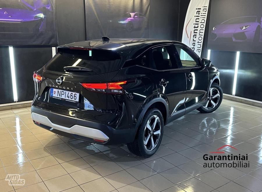 Melns Nissan Qashqai 2022 Avižieniai, ar dzinēja tilpumu 1.30 L un nobraukumu 101 tūkst. km par 19550 €, foto 2 vietnē AUTOMOTO.COM.LV
