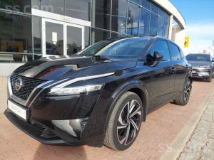 Black Nissan Qashqai 2022 in Daugavpils, with an engine capacity of 1.30 L and mileage of 79 thousand km for 23870 €, photo  on AUTOMOTO.COM.LV