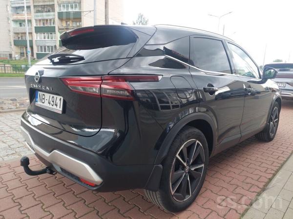 Black Nissan Qashqai 2022 in Daugavpils, with an engine capacity of 1.30 L and mileage of 61 thousand km for 23500 €, photo 4 on AUTOMOTO.COM.LV