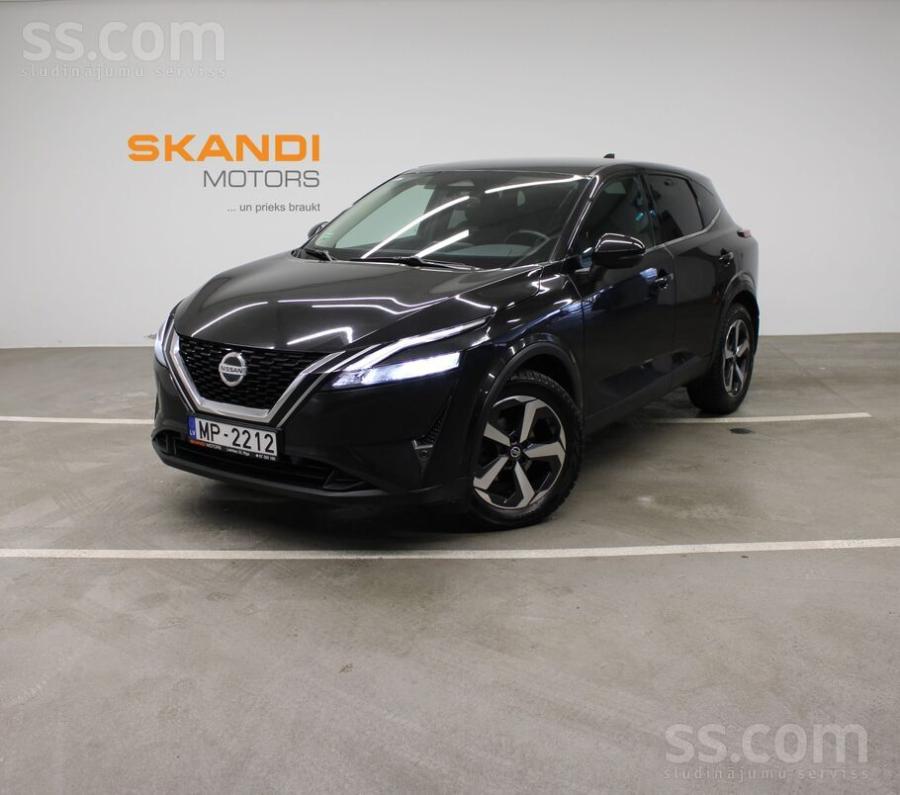 Black Nissan Qashqai 2022 in Riga, with an engine capacity of 1.30 L and mileage of 34 thousand km for 21590 €, photo 1 on AUTOMOTO.COM.LV