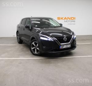Black Nissan Qashqai 2022 in Riga, with an engine capacity of 1.30 L and mileage of 34 thousand km for 21590 €, photo 4 on AUTOMOTO.COM.LV