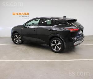 Black Nissan Qashqai 2022 in Riga, with an engine capacity of 1.30 L and mileage of 34 thousand km for 21590 €, photo 7 on AUTOMOTO.COM.LV