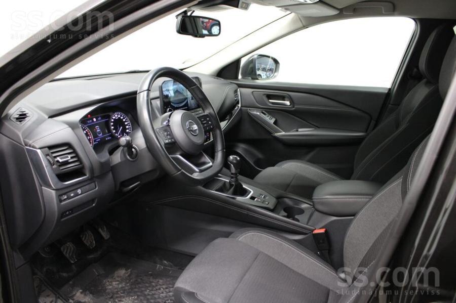 Black Nissan Qashqai 2022 in Riga, with an engine capacity of 1.30 L and mileage of 34 thousand km for 21590 €, photo 10 on AUTOMOTO.COM.LV