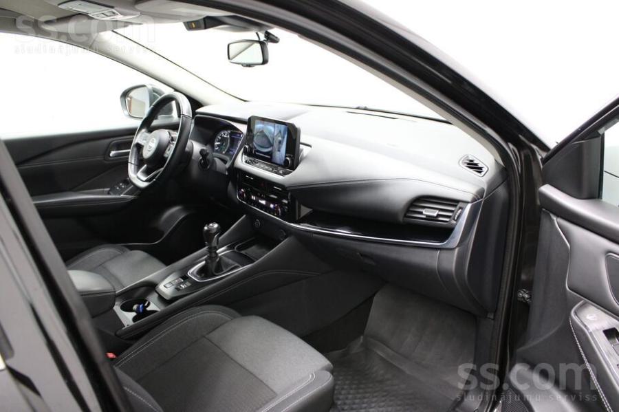 Black Nissan Qashqai 2022 in Riga, with an engine capacity of 1.30 L and mileage of 34 thousand km for 21590 €, photo 13 on AUTOMOTO.COM.LV