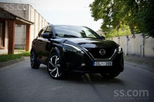 Melns Nissan Qashqai 2022 Daugavpils, ar dzinēja tilpumu 1.30 L un nobraukumu 79 tūkst. km par 22950 €, foto  vietnē AUTOMOTO.COM.LV