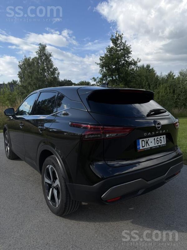 Melns Nissan Qashqai 2022 Rīga, ar dzinēja tilpumu 1.30 L un nobraukumu 28 tūkst. km par 27900 €, foto 3 vietnē AUTOMOTO.COM.LV